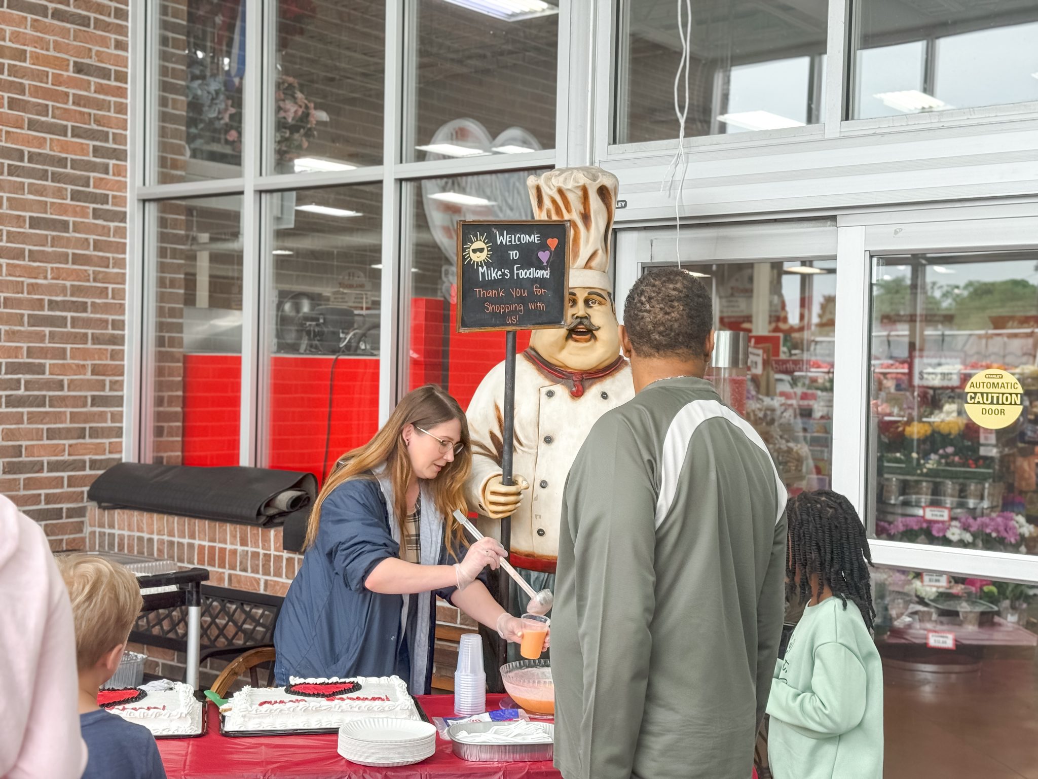 Mike’s Foodland Ribbon Cutting – Lebanon Wilson County Chamber of Commerce